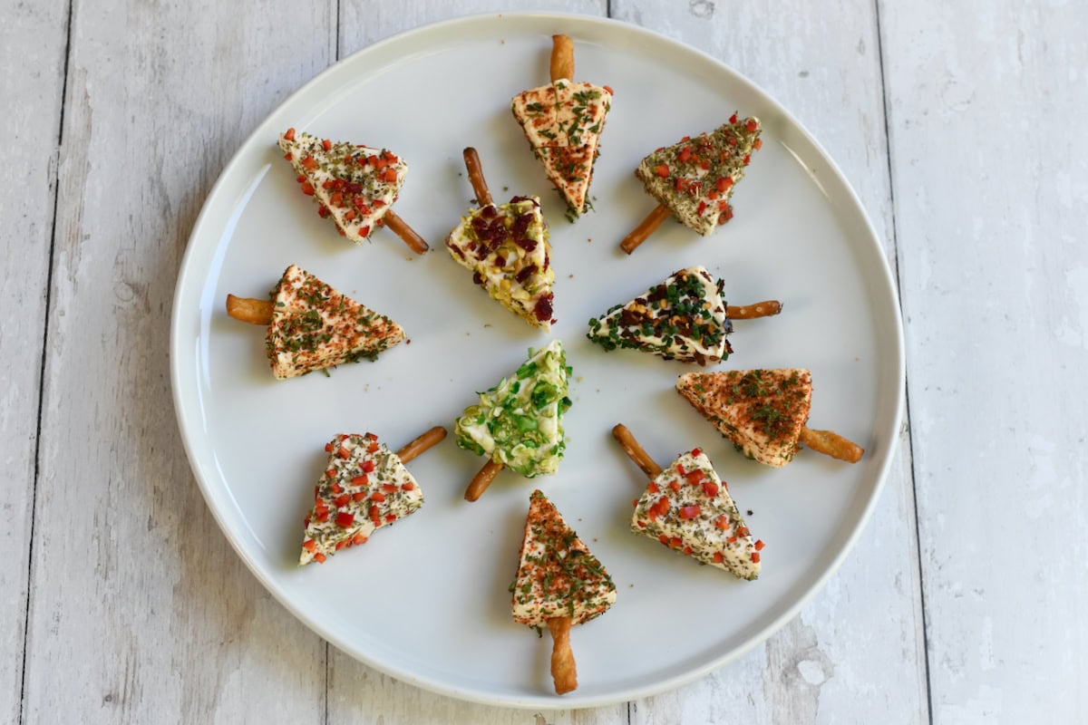 Easy Christmas Cheese Trees - Grits and Gouda