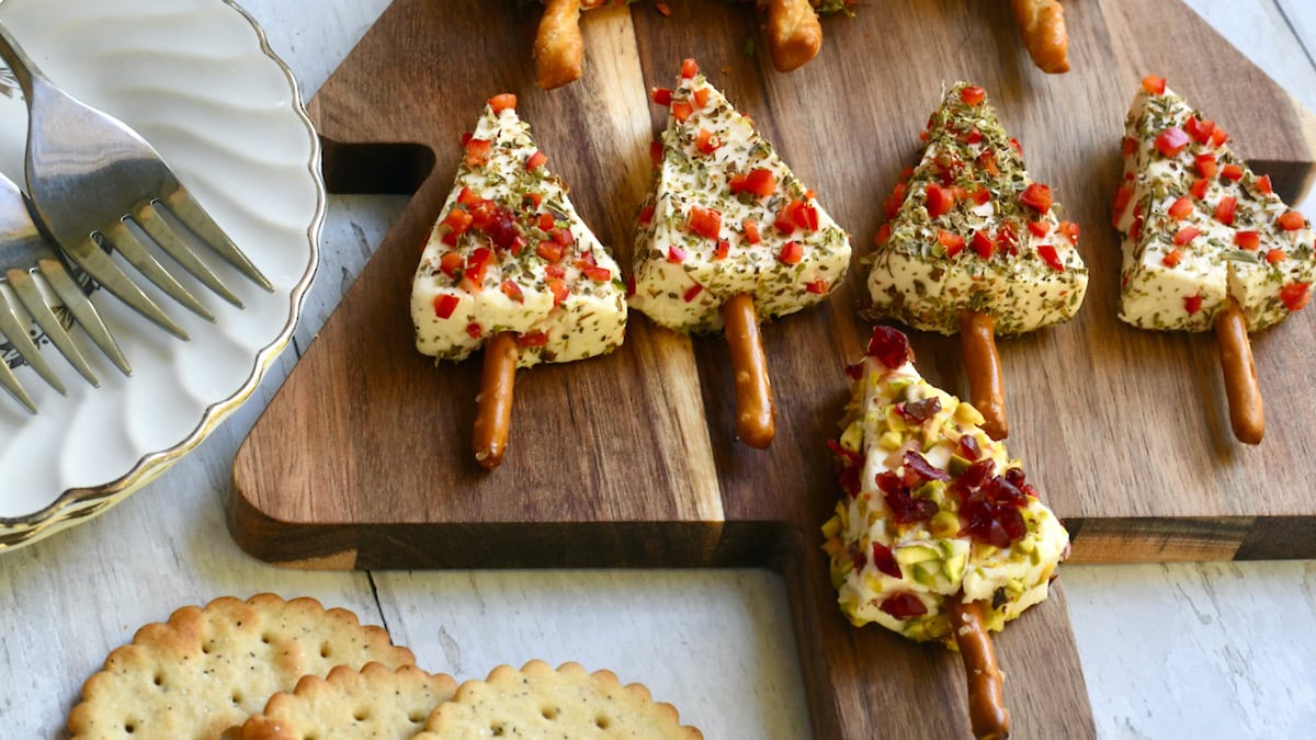 Easy Christmas Cheese Trees - Grits and Gouda